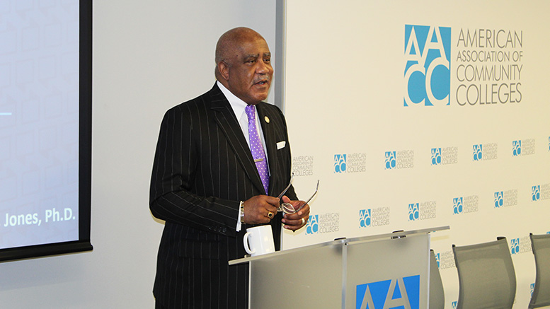 Snapshots - Community College Daily